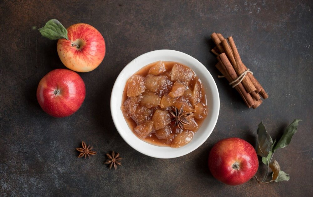 Apple and onion chutney