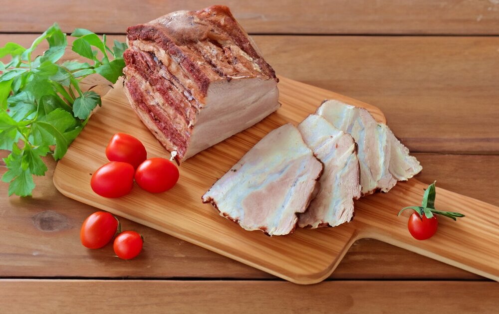 Boiled Pork Belly in Onion Skins (Pot-Cooked)